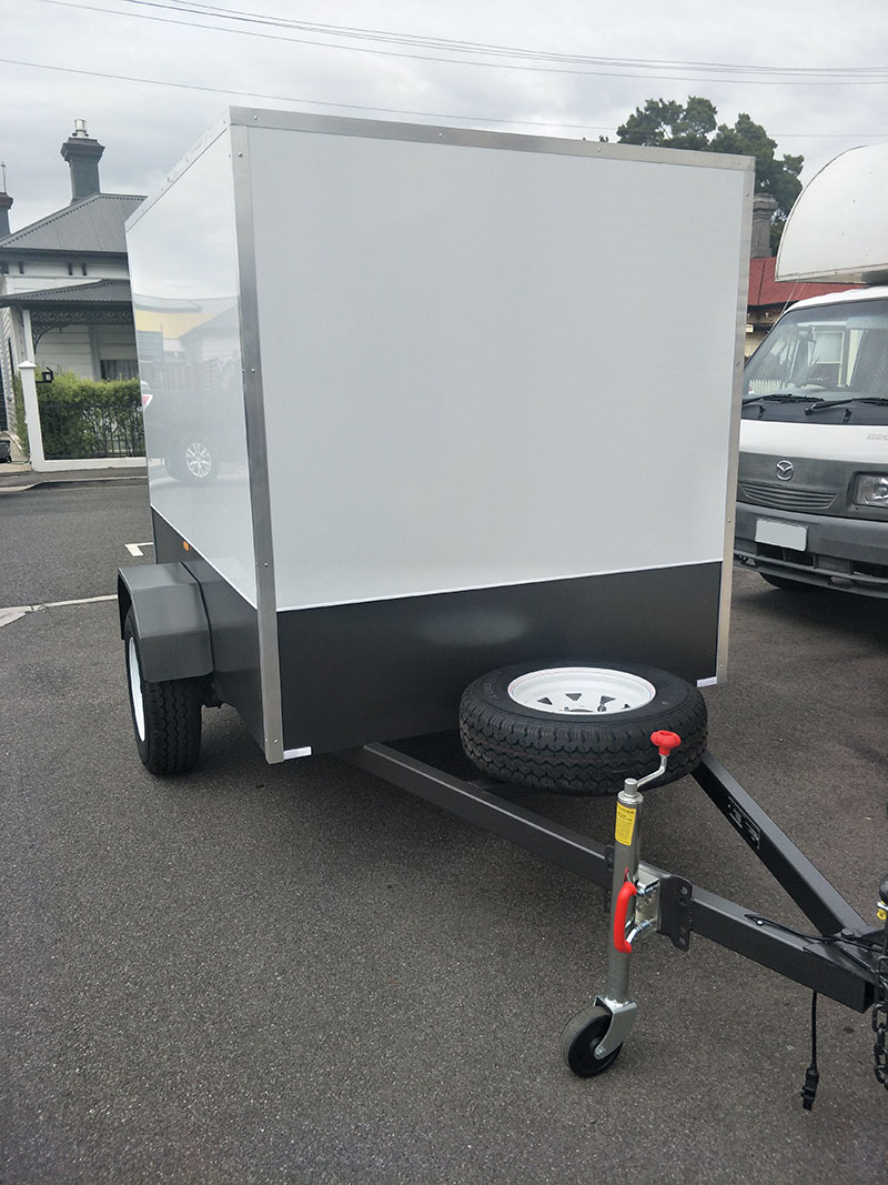 Bus & Trailer | Launceston Mini Bus Rentals